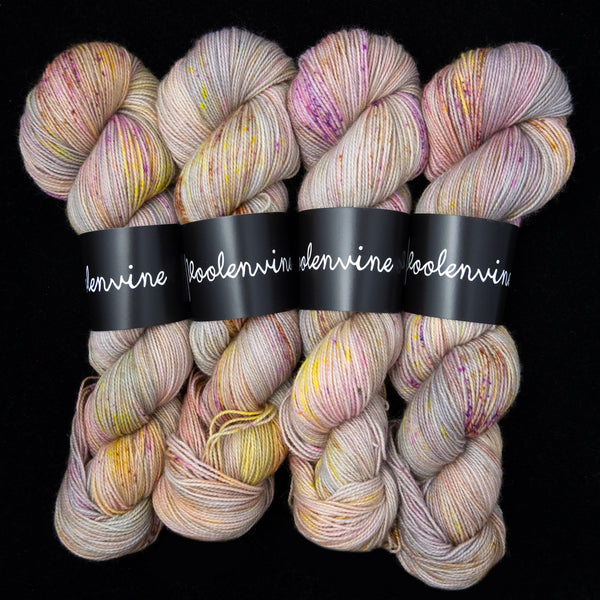 Stellar Banshee, FOOTSIE – Voolenvine Yarns